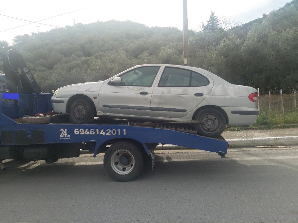 RENAULT MEGANE ΜΕΤΩΠΗ,ΤΡΑΒΕΡΣΑ,ΦΑΝΑΡΙΑ ΕΜΠΡΟΣ www.... | Saravalaki Lesvos
